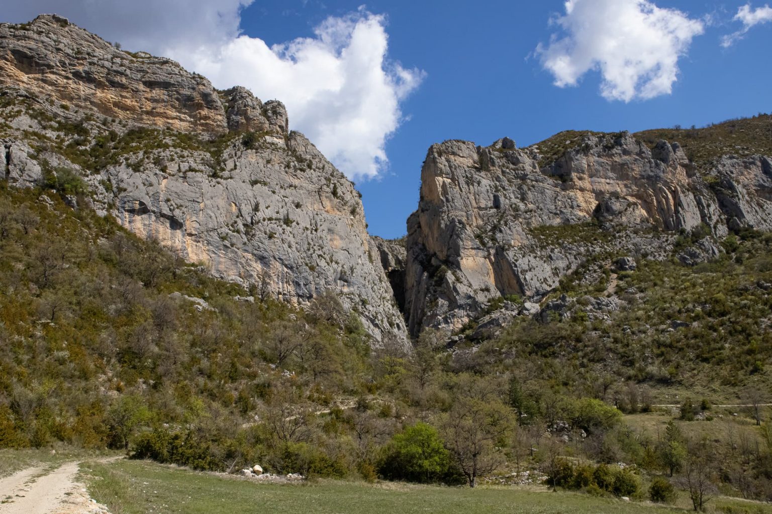 Gîtes Sous les Roches, Vallée du Jabron Alpes Haute Provence